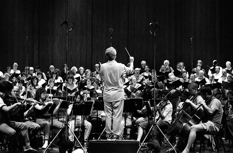 La Philharmonic Conductor